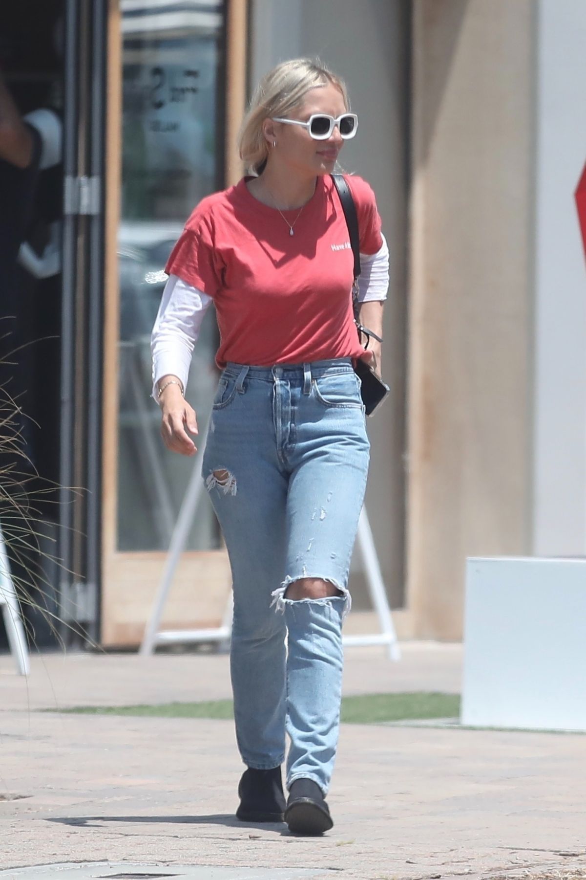 MELISSA COHEN Out Shopping in Malibu 08/07/2022 – HawtCelebs