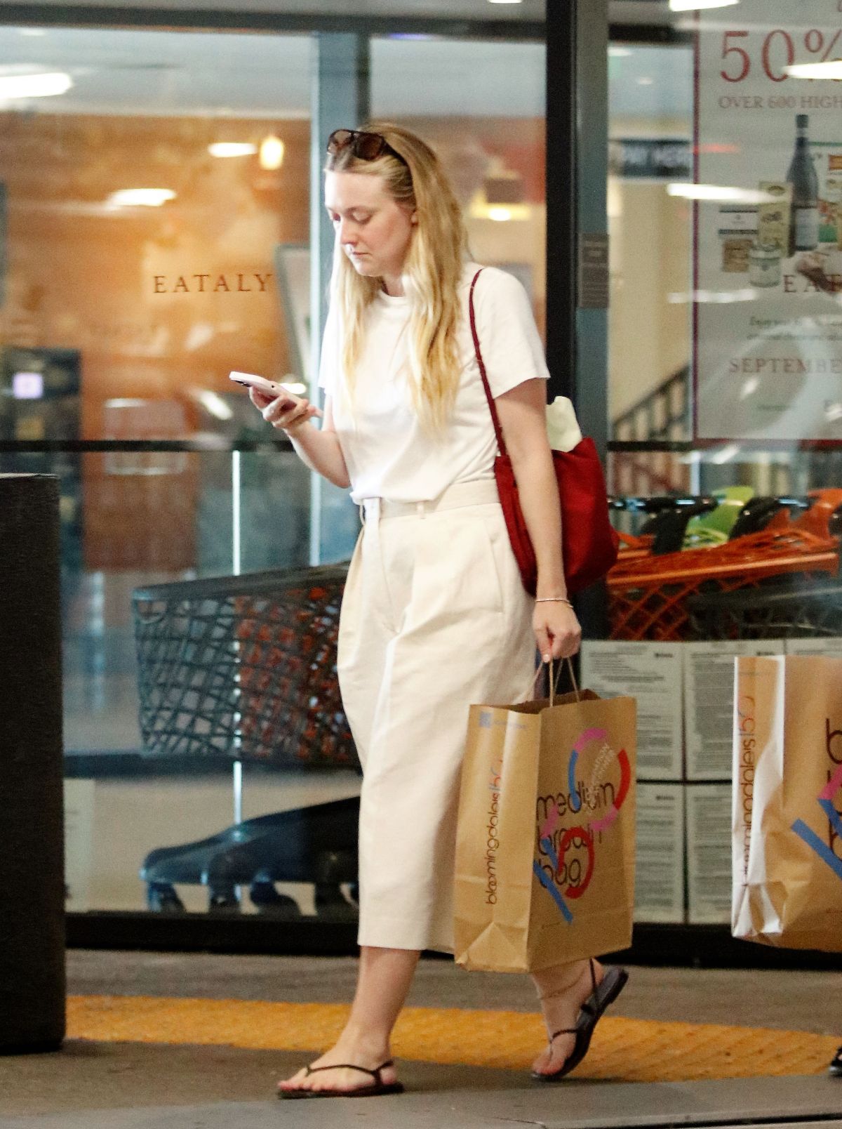 DAKOTA FANNING Out for Ice Cream in Los Angeles 08/30/2022 – HawtCelebs