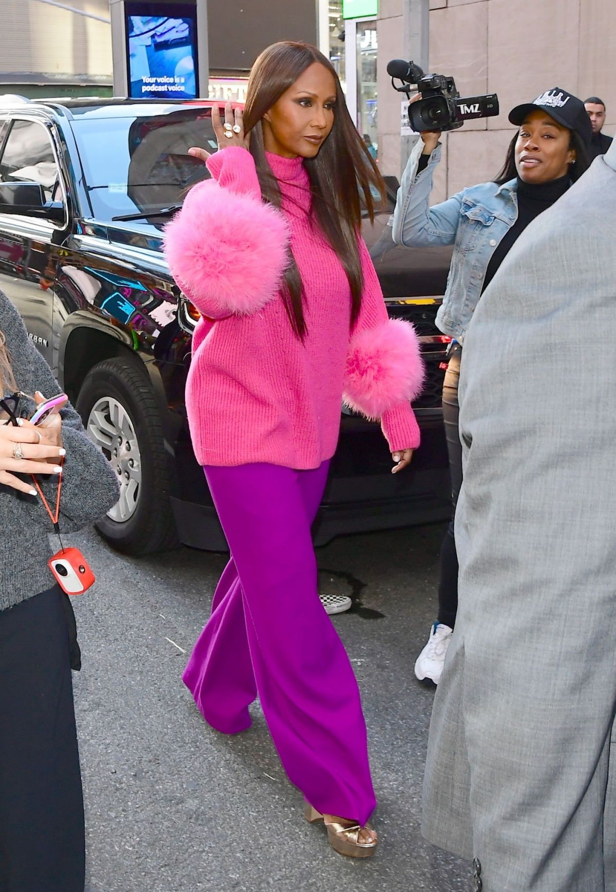 IMAN Arrives at Morning Show in New York 09/26/2022 – HawtCelebs