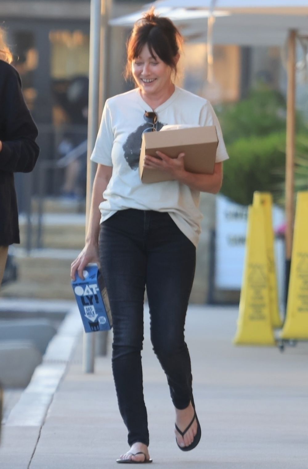 SHANNEN DOHERTY Out Shopping at Vintage Market in Malibu 09/15/2022 ...