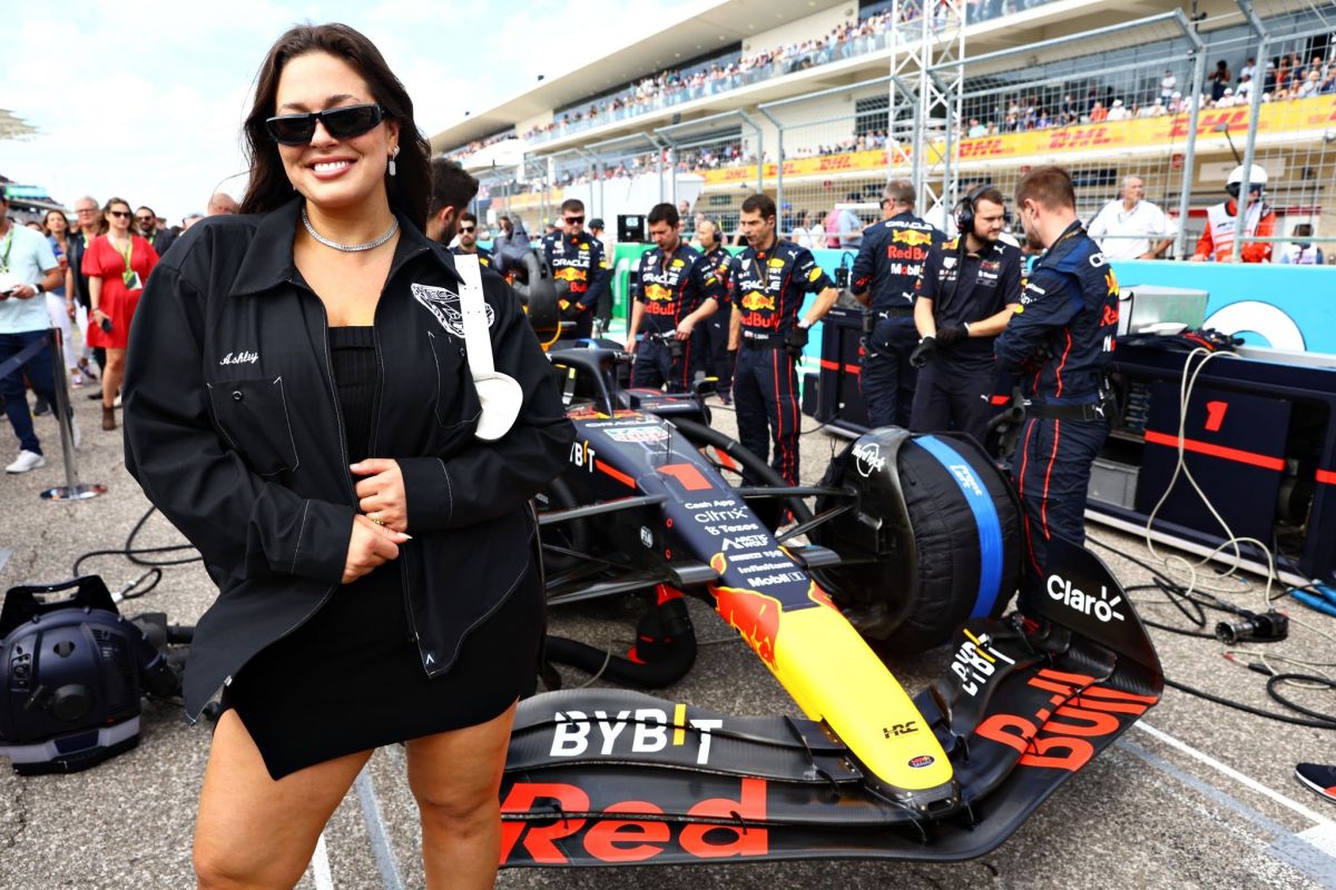 ASHLEY GRAHAM at Formuls 1 US Grand Prix in Austin 10/23/2022 – HawtCelebs