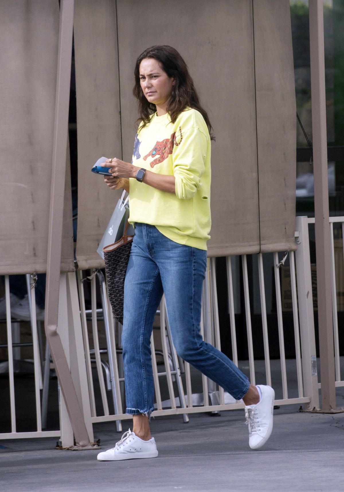 EMMA WILLIS Out and About in Los Angeles 10/28/2022 – HawtCelebs
