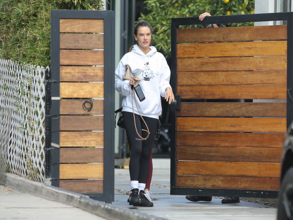 ALESSANDRA AMBROSIO Leaves Pilates Class in Los Angeles 11/01/2022 ...