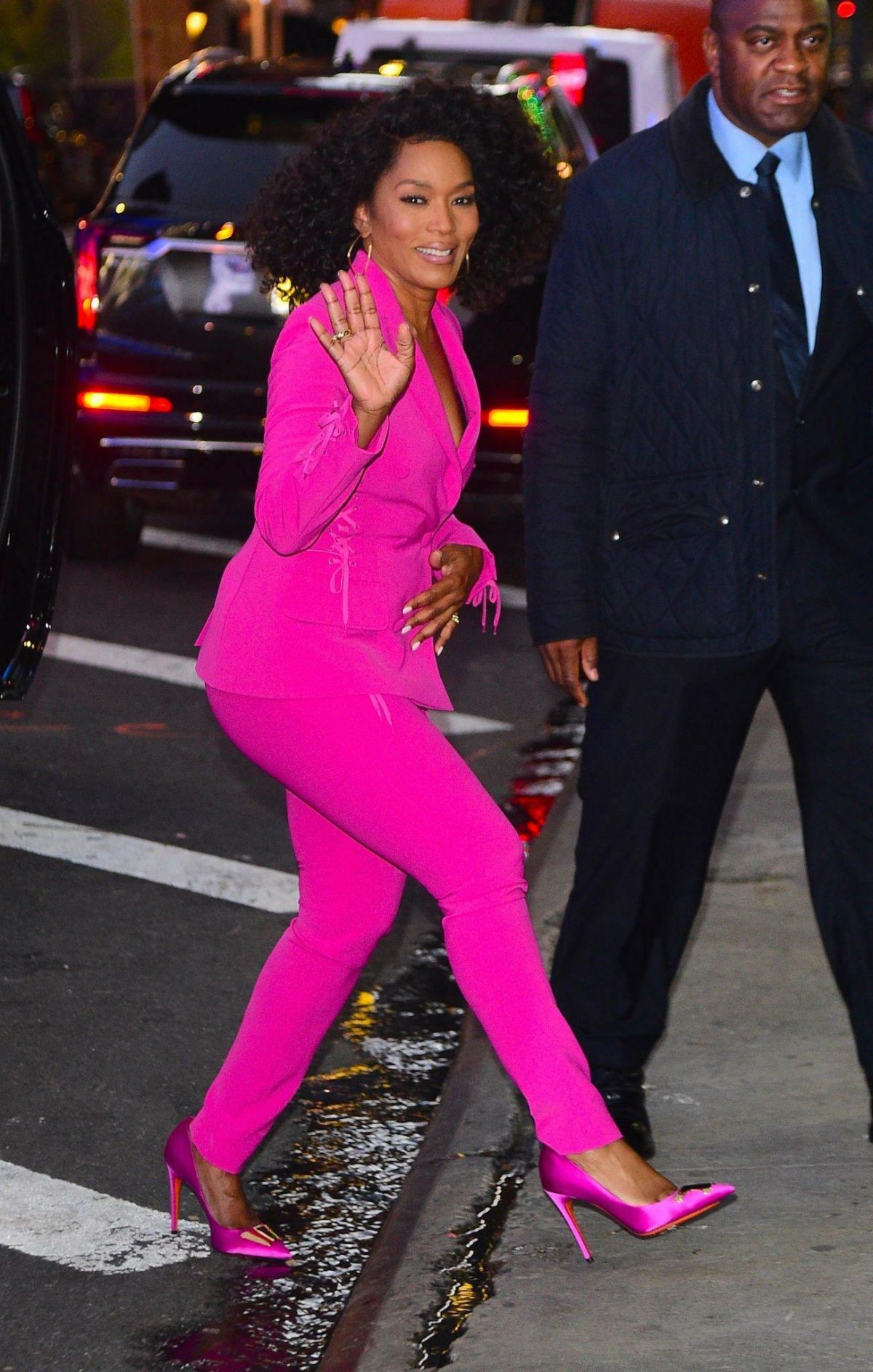 ANGELA BASSETT Arrives at Good Morning America in New York 11/02/2022 ...
