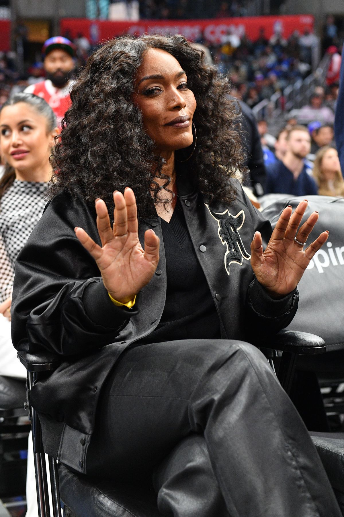 ANGELA BASSETT at Detroit Pistons v Los Angeles Clippers Game in Los ...