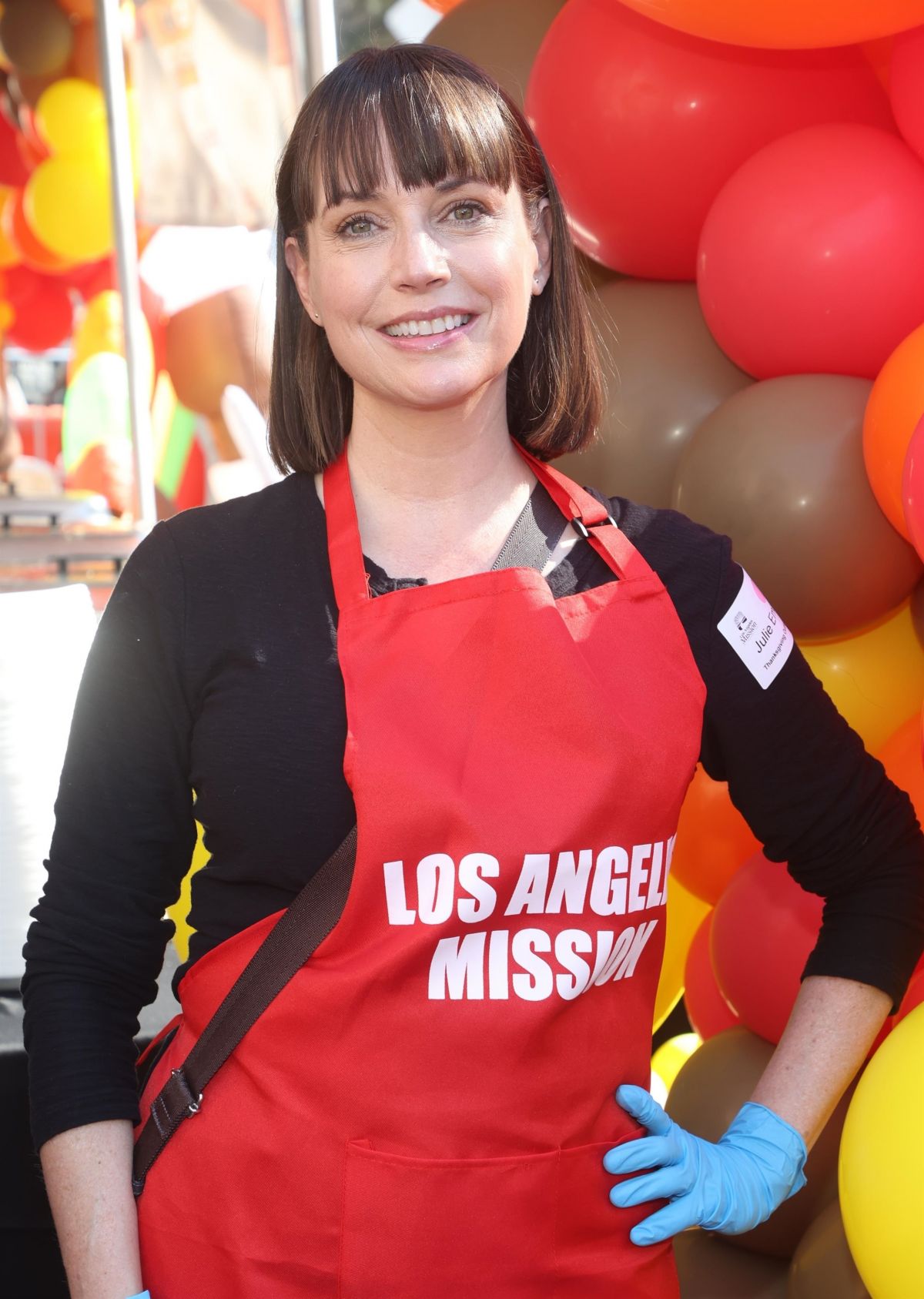 JULIE ANN EMERY at Thanksgiving Dinner to Unhoused Community of Los ...