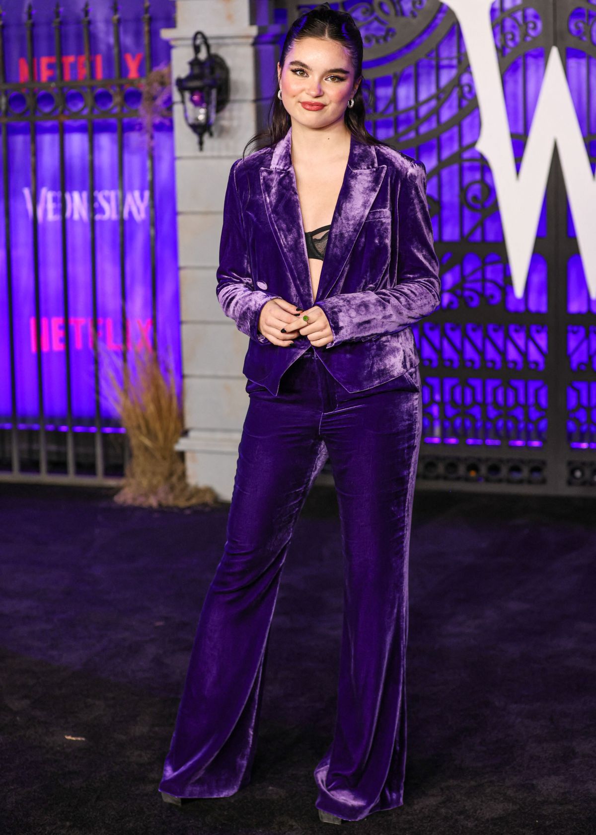 LANDRY BENDER at Wednesday Premiere in Hollywood 11/16/2022 – HawtCelebs