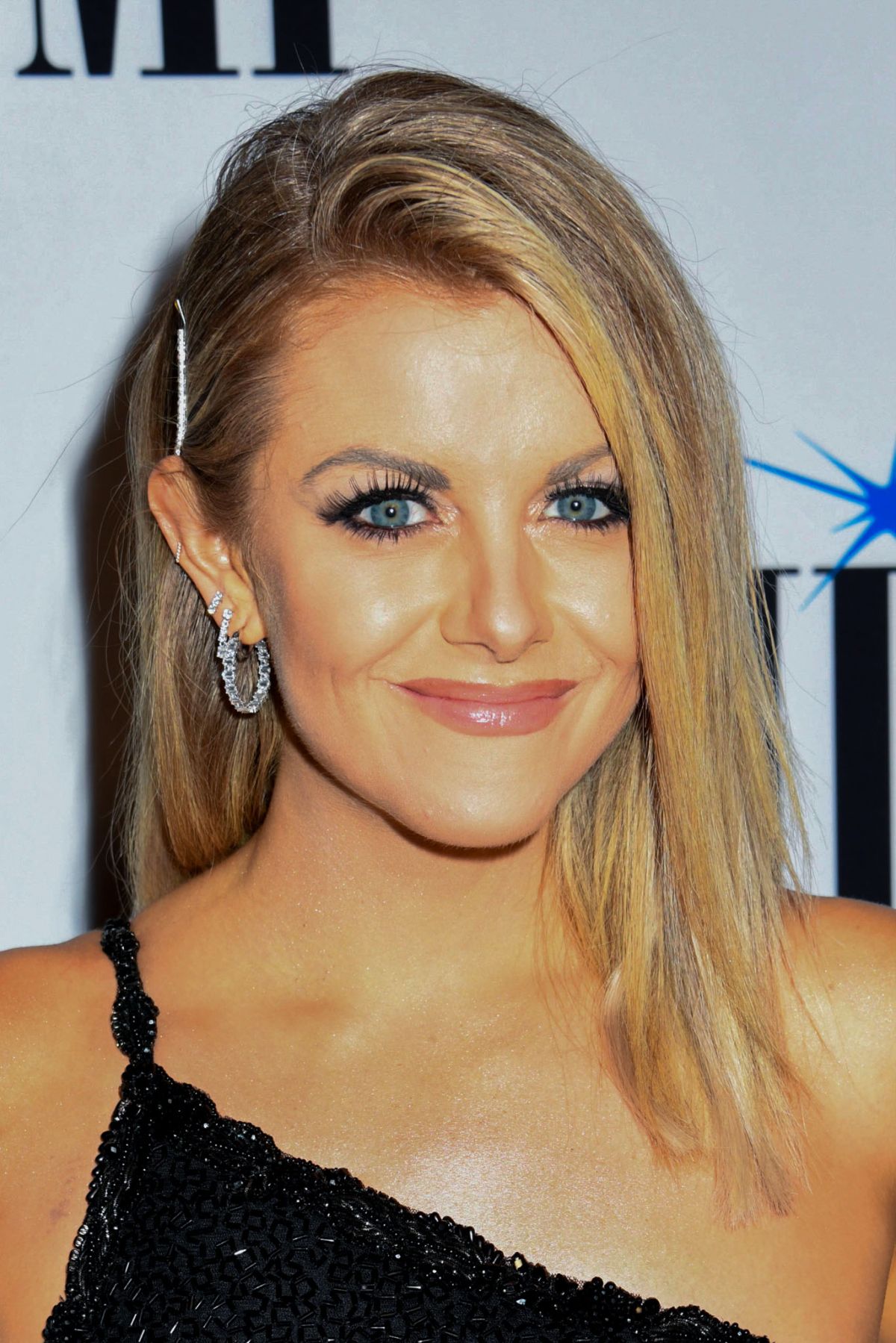 LINDSAY ELL at 2022 BMI Country Awards in Nashville 11/08/2022 – HawtCelebs