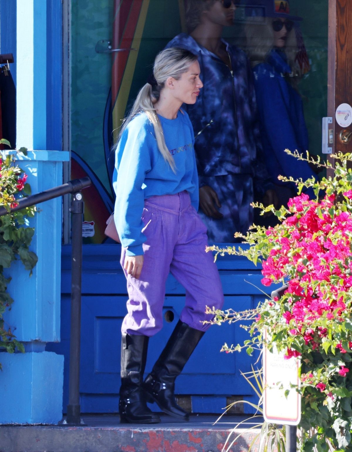 MELISSA COHEN Out and About in Malibu 11/15/2022 – HawtCelebs