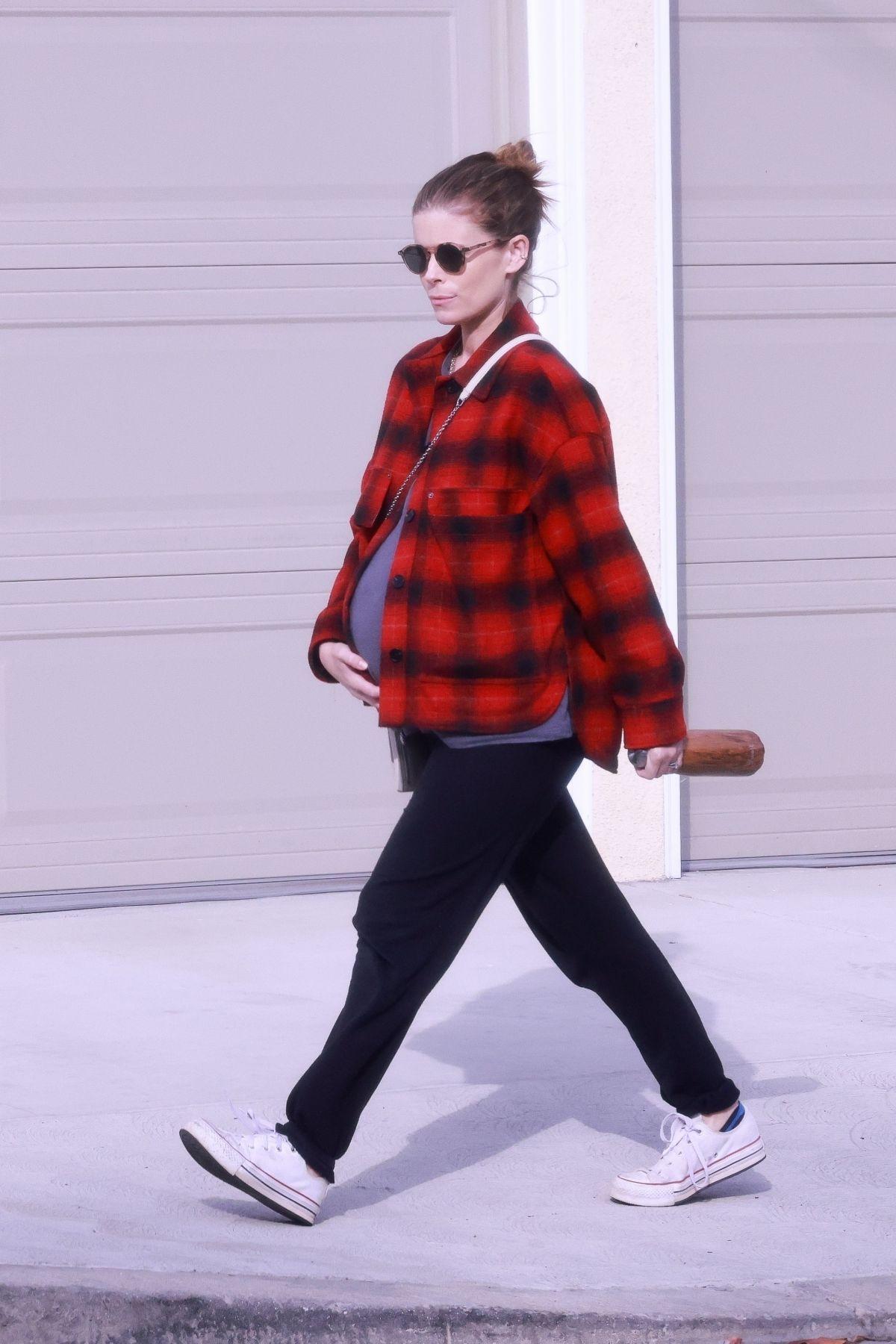 Pregnant KATE MARA Leaves Morning Yoga Class in Los Angeles 11/01/2022 ...