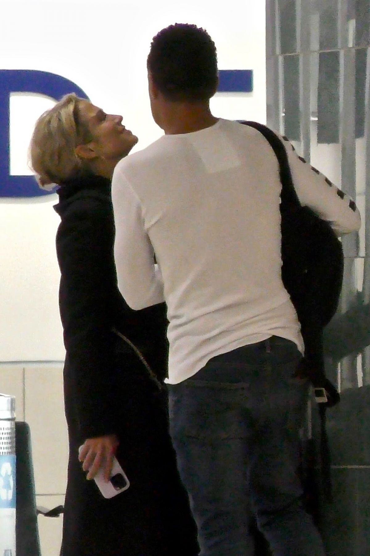 AMY ROBACH and TJ Holmes at Airport in Atlanta 12/27/2022 – HawtCelebs