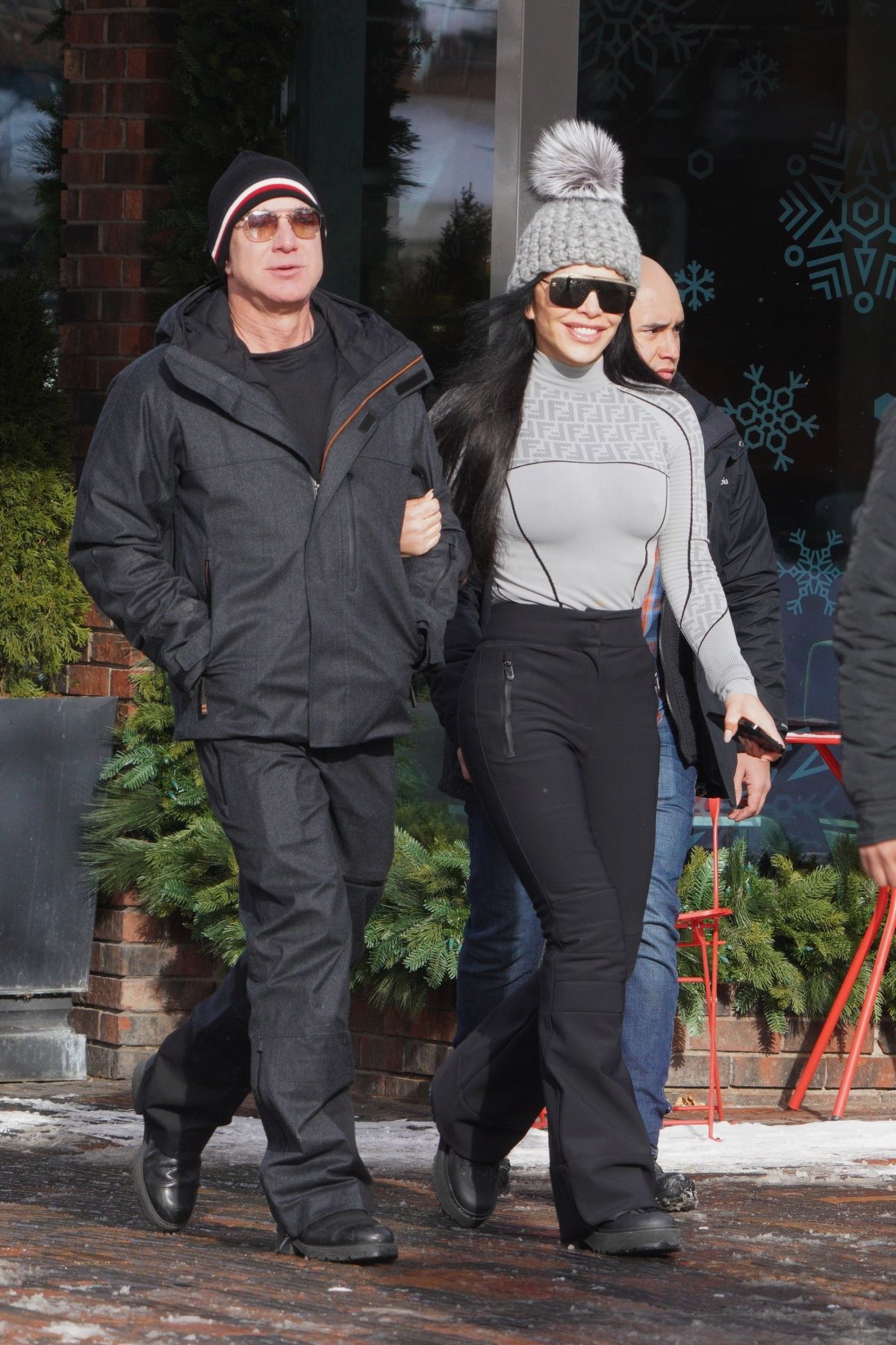 LAUREN SANCHEZ and Jeff Bezos Leaves the Paradise Bakery in Aspen 12/29 ...