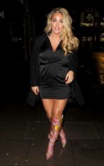 PAIGE WISDOM at Dirty Dancing – The Classic Story on Stage Press Night ...
