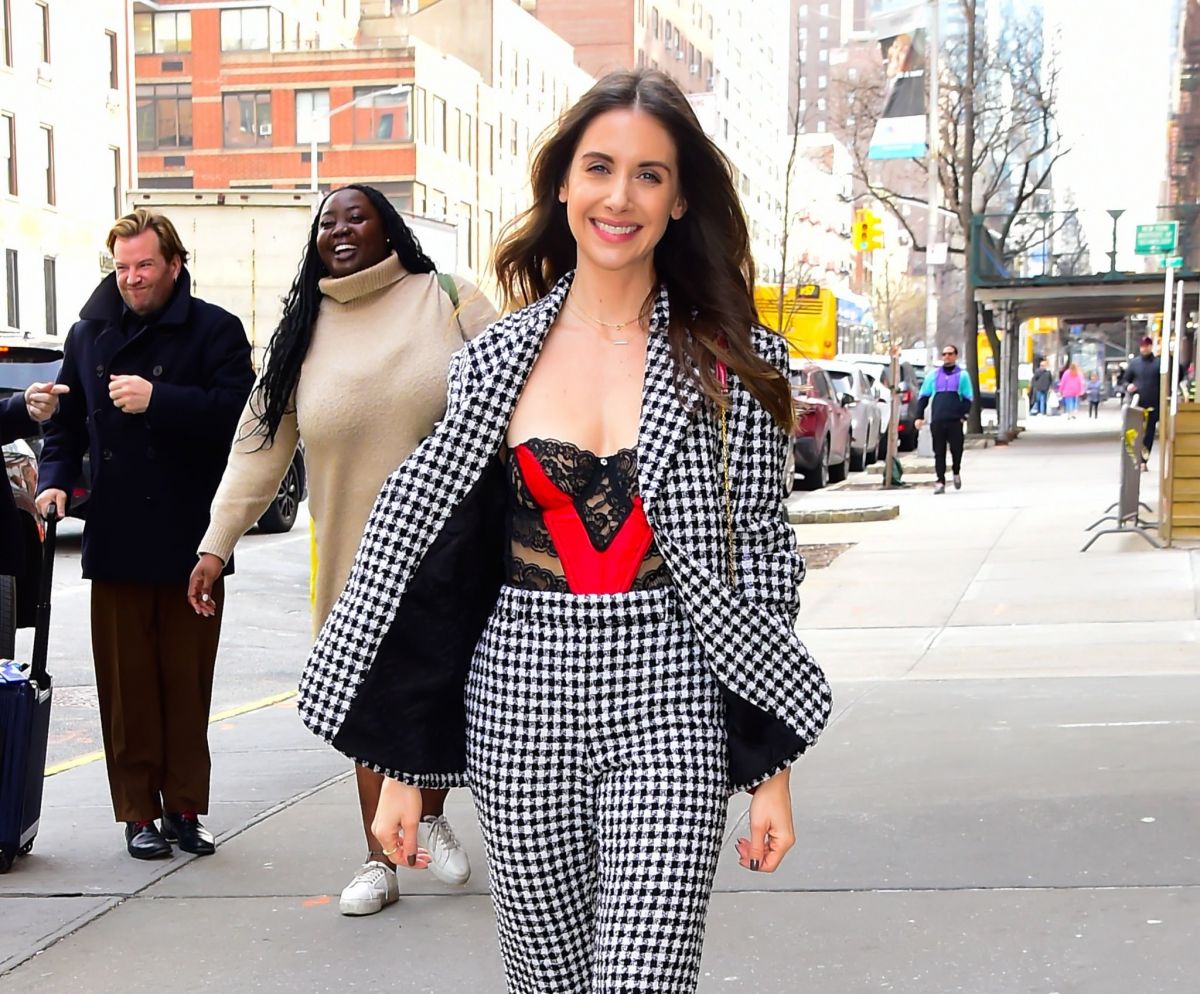 ALISON BRIE Out and About in New York 02/07/2023 – HawtCelebs