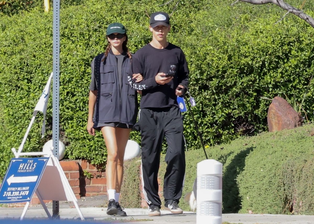 KAIA GERBER and Austin Butler Out wuth Her Dog in Los Feliz 02/11/2023 ...