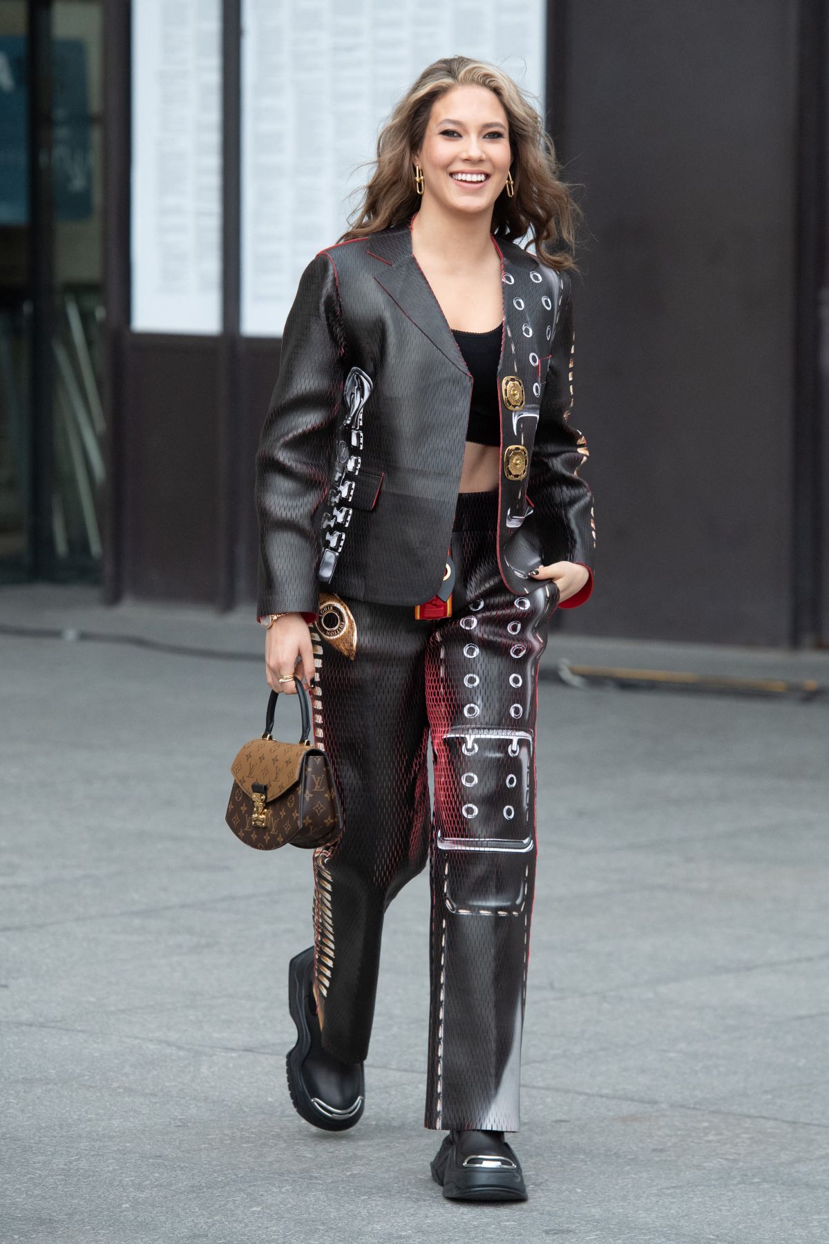 EILEEN GU at Louis Vuitton Womenswear Fall/winter 2023-2024 Show at ...