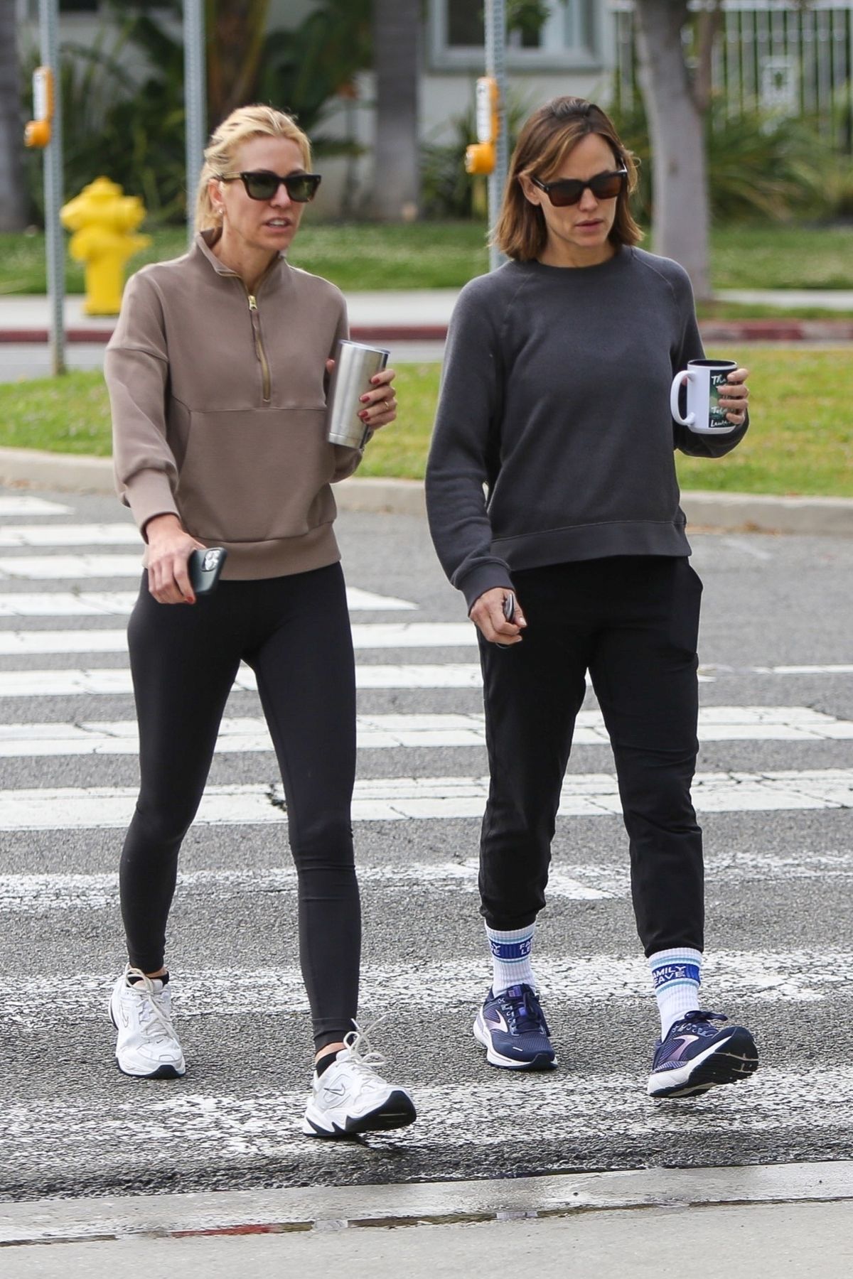 JENNIFER GARNER Out for Morning Coffee with a Friend in Brentwood 04/25 ...