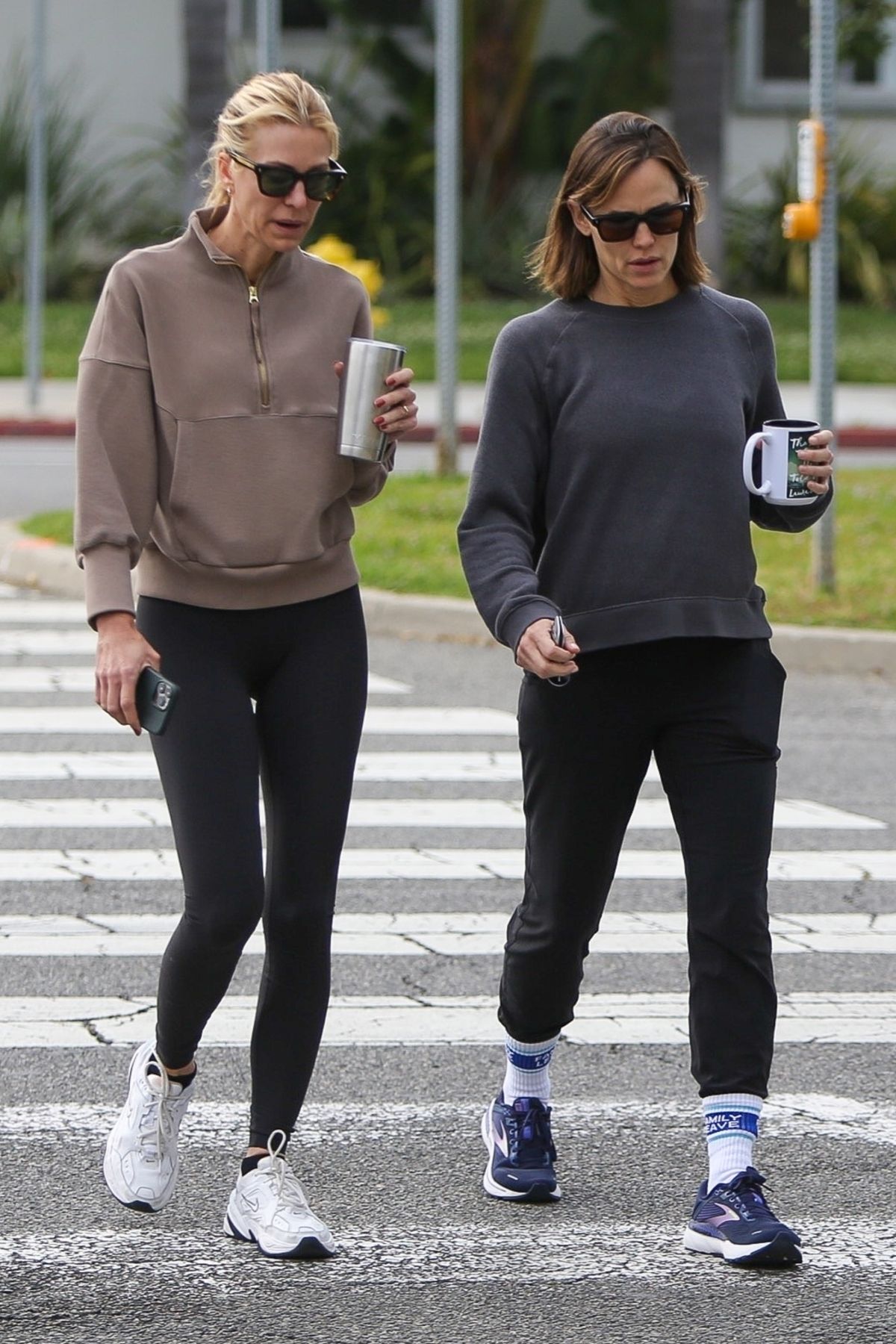 JENNIFER GARNER Out for Morning Coffee with a Friend in Brentwood 04/25 ...