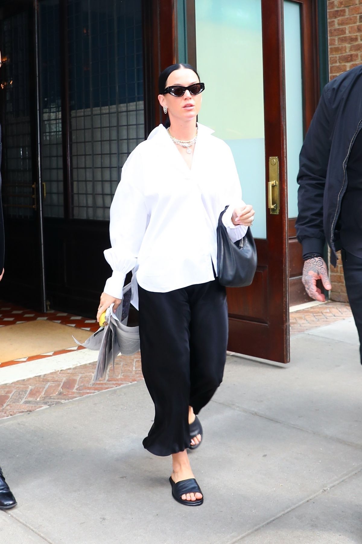 KATY PERRY Leaves Her Hotel in New York 04/27/2023 – HawtCelebs