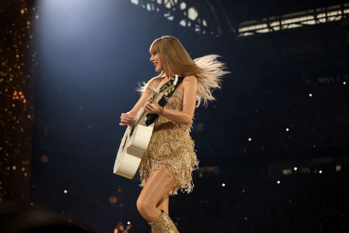 TAYLOR SWIFT at Her The Eras Tour in Detroit 06/09/2023 – HawtCelebs