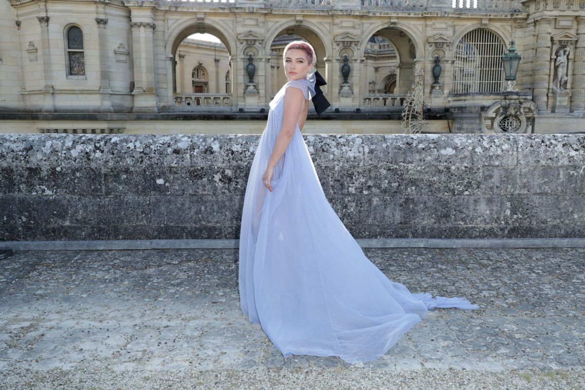 FLORENCE PUGH at Valentino Haute Couture Fall/winter 2023/2024 Show in ...