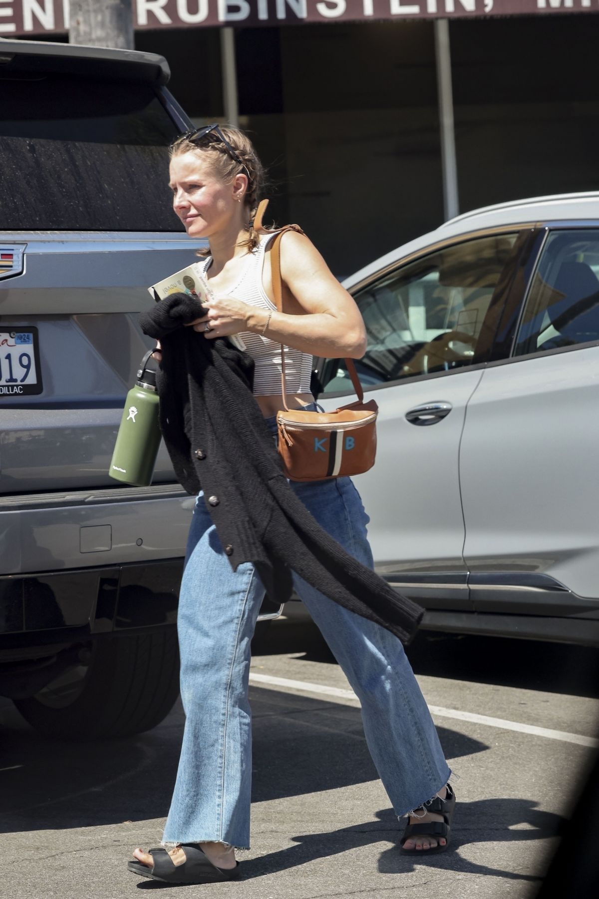KRISTEN BELL Visiting a Dermatologist in Studio City 08/08/2023 ...