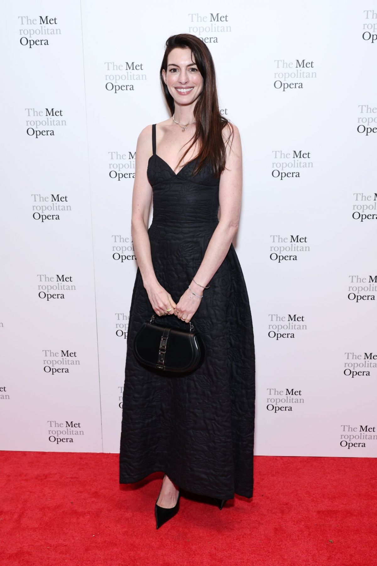 ANNE HATHAWAY at Met Opera Fall 2024 Opening Night at Metropolitan ...
