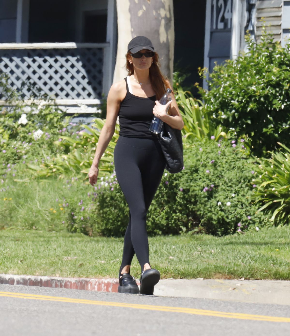 ASHLEE SIMPSON Leaves Pilates Class in Los Angeles 09/07/2023 – HawtCelebs