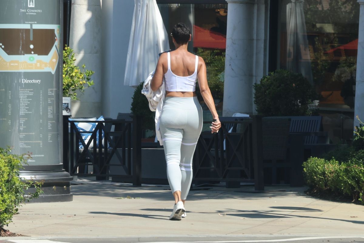 NICOLE MURPHY Out for Coffee After Workout Session in Calabasas 09/19 ...