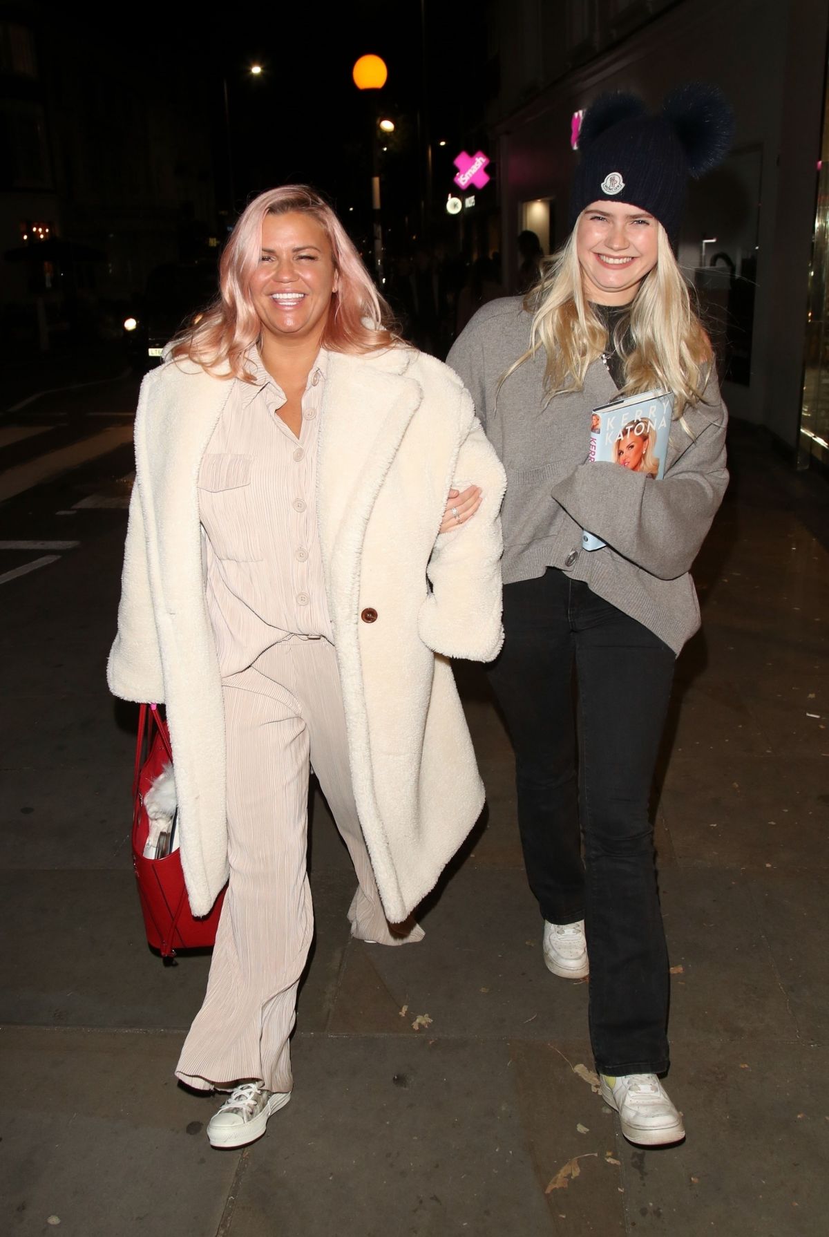 KERRY KATONA and LILLY-SUE MCFADDEN Arrives at Benihana Restaurant in ...