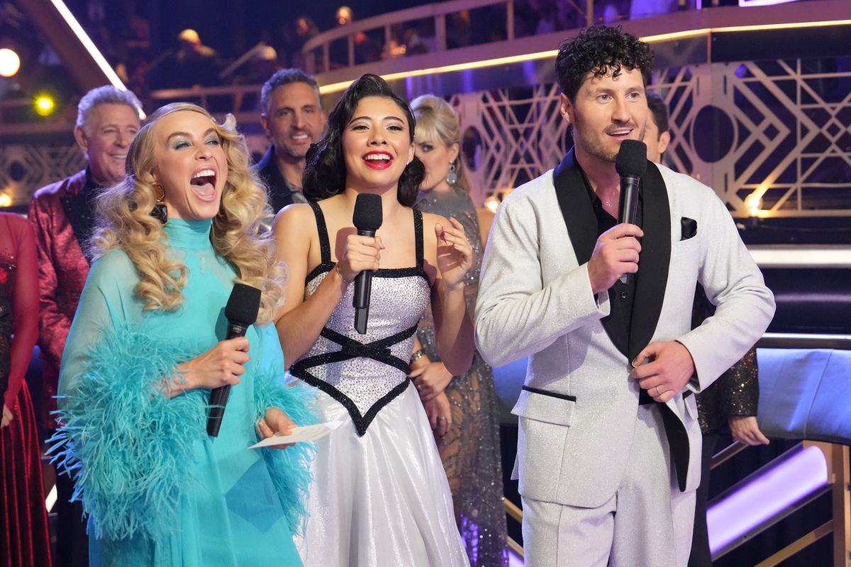 XOCHITL GOMEZ at Dancing with the Stars, Season 32 Episode 3 – Motown ...