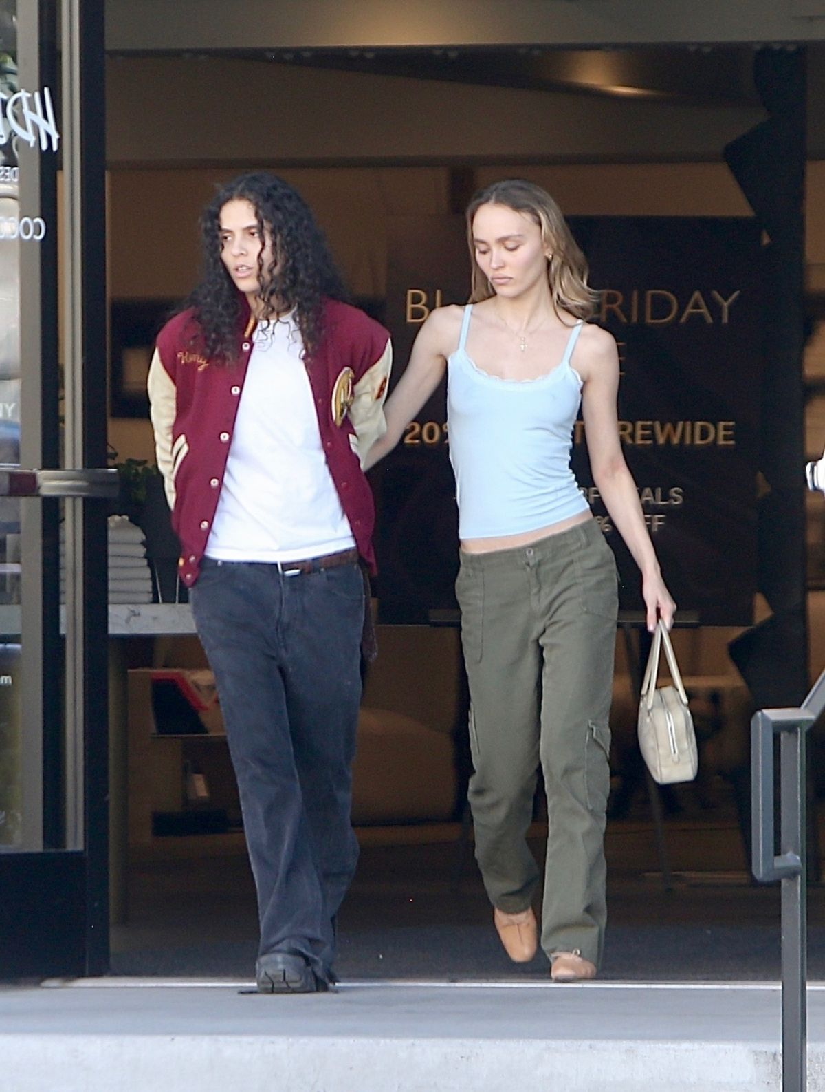 LILY ROSE DEPP And 070 SHAKE At A Furniture Store In Los Angeles 11 03 LILY ROSE DEPP And 070 SHAKE At A Furniture Store In Los Angeles 11 03