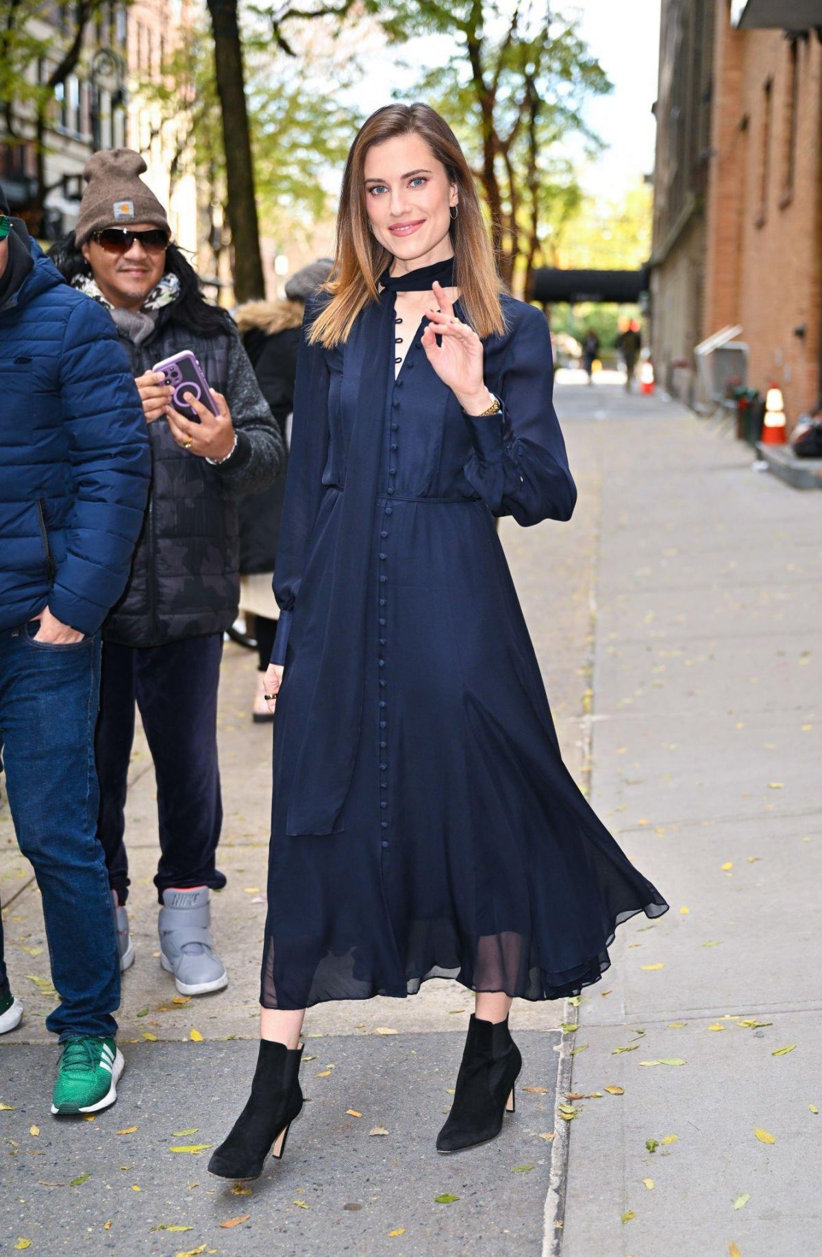ALLISON WILLIAMS Leaves ABC Studios in New York 12/04/2023 – HawtCelebs