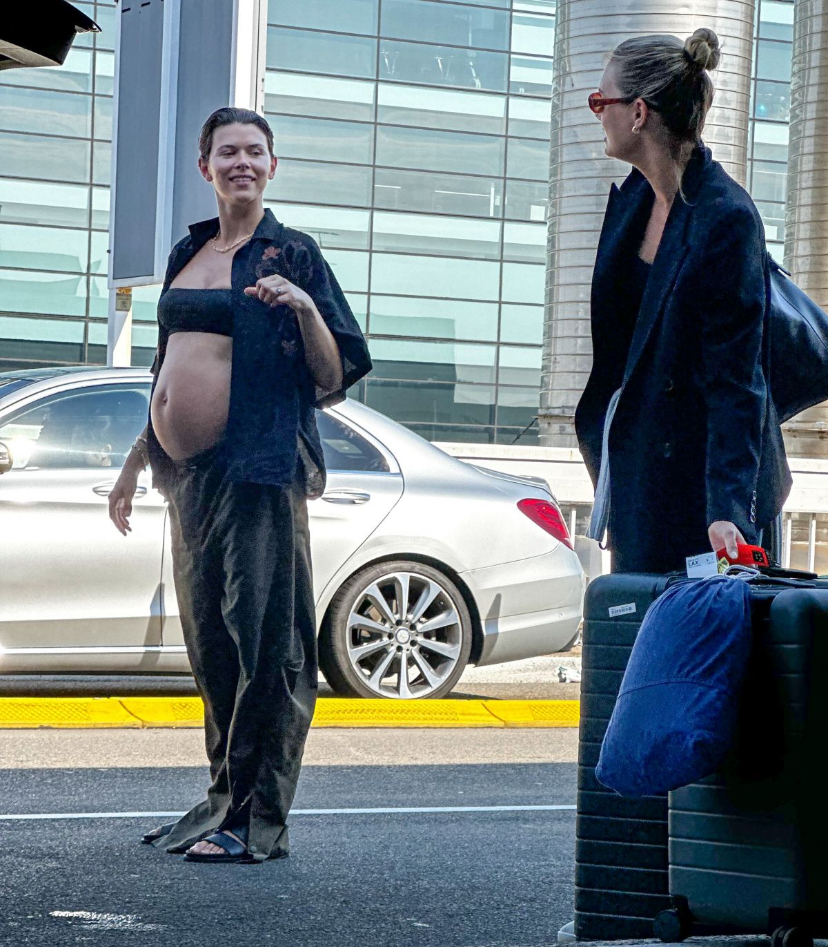 GEORGIA FOWLER Drops off a Friend at Airport 12/09/2023 – HawtCelebs