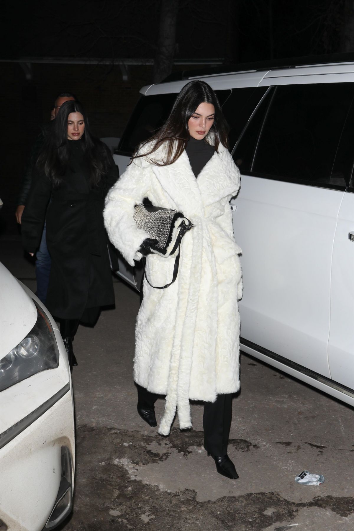 KENDALL JENNER Arrives at Catch Steakhouse in Aspen 12/17/2023 – HawtCelebs