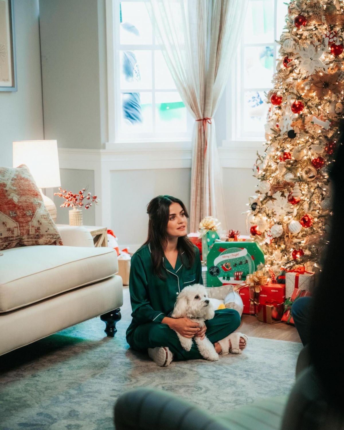 LUCY HALE – PetSmart Holiday 2023 Campaign – HawtCelebs