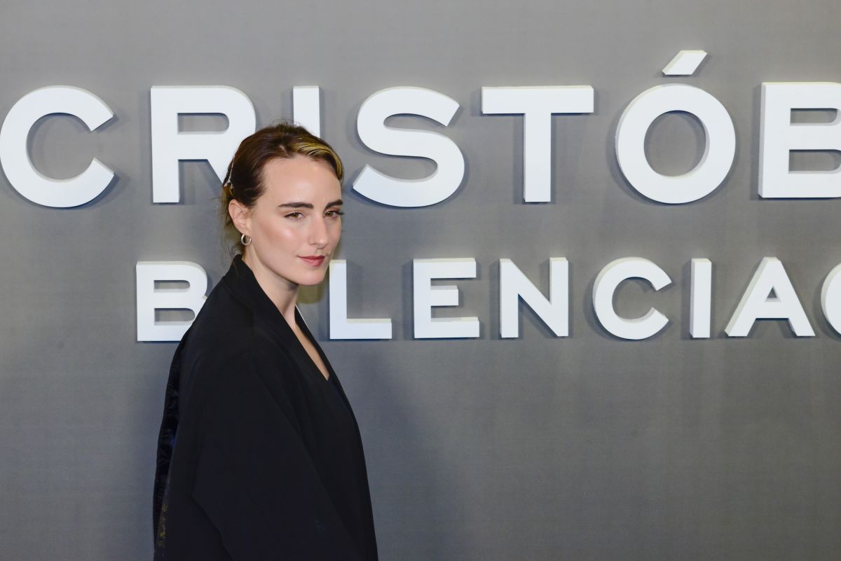 EMILIA LAZO at Cristobal Balenciaga TV Series Premiere in Madrid 01/18 ...