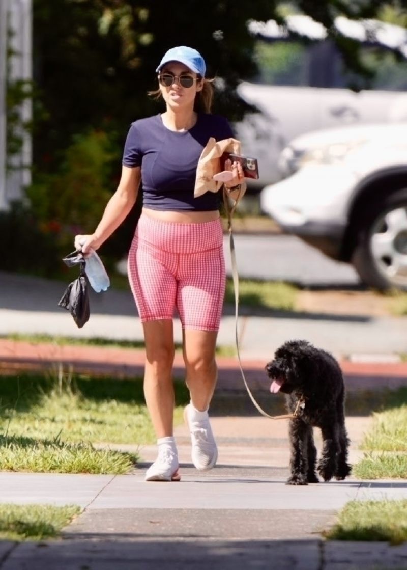 Pregnant KERRY KNIGHT Out with Her Dog in Brisbane 01/26/2024 – HawtCelebs