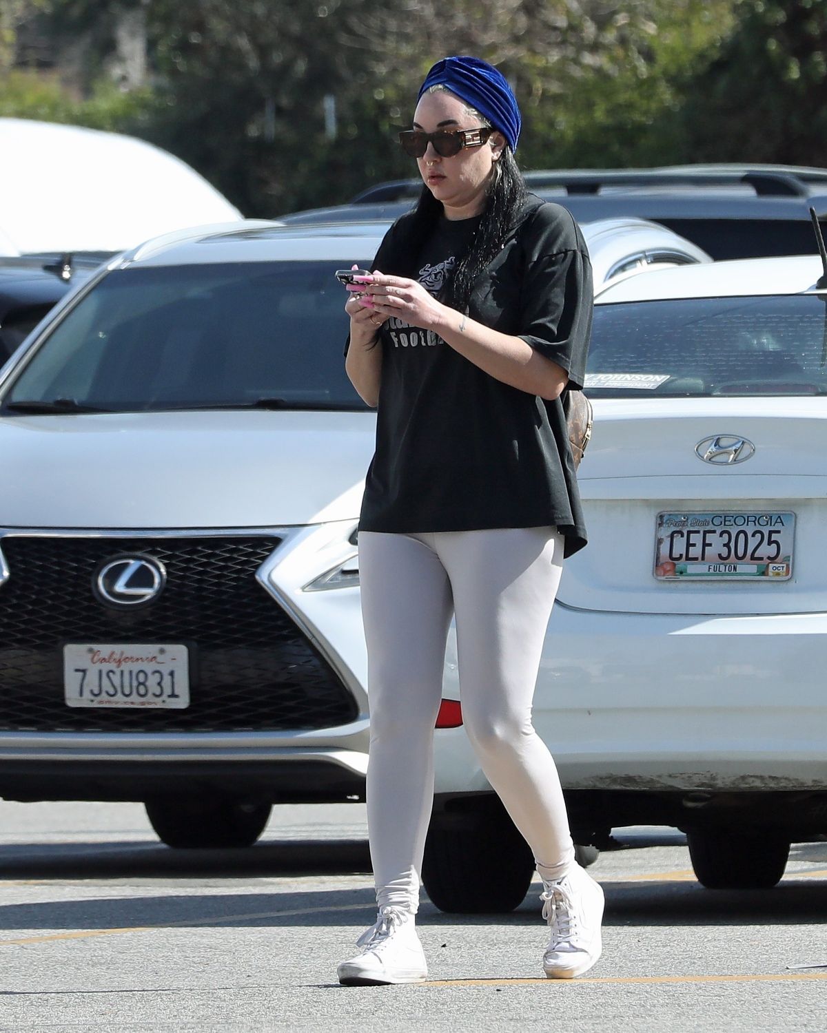 AMANDA BYNES Out for Burger and Coffee in Los Angeles 02/15/2024 ...