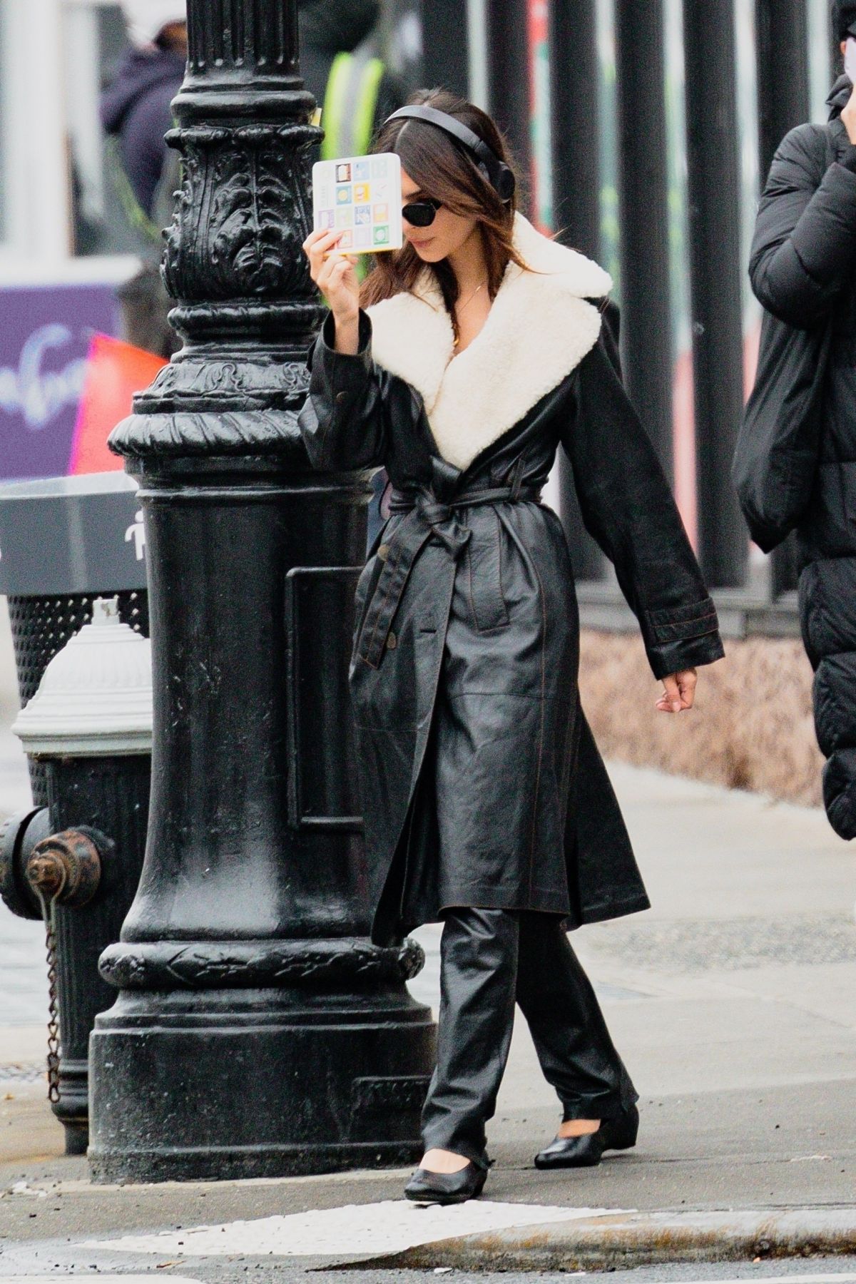 EMILY RATAJKOWSKI Out for a Morning Walk in New York 02/23/2024 ...