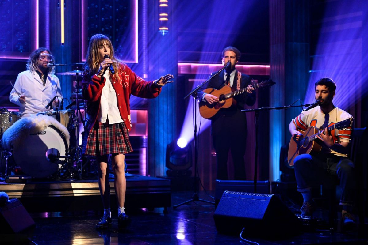 MAYA HAWKE Performs at Tonight Show in New York 02/28/2024 – HawtCelebs