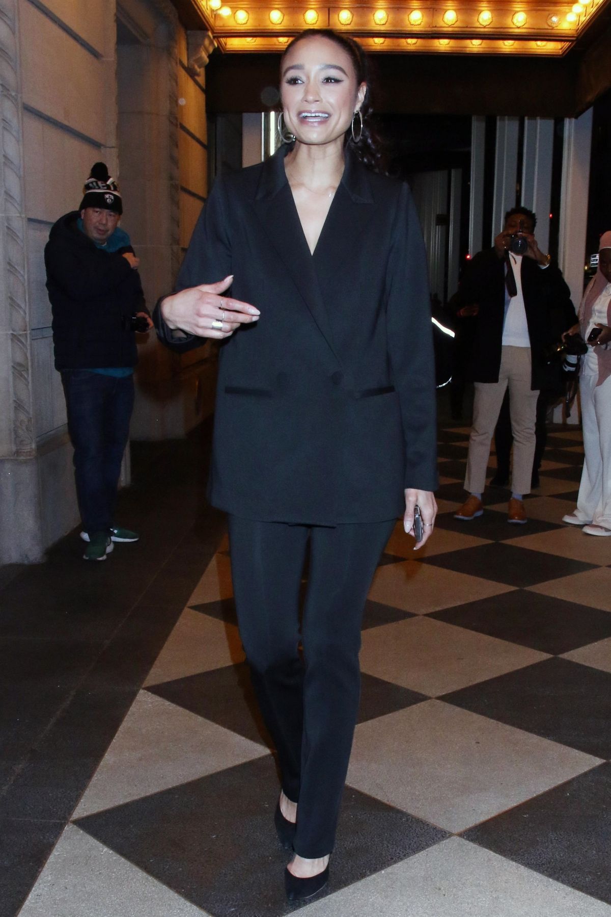 RACHEL SMITH Leaves Christian Siriano Fall/Winter 2024 Fashion Show at ...