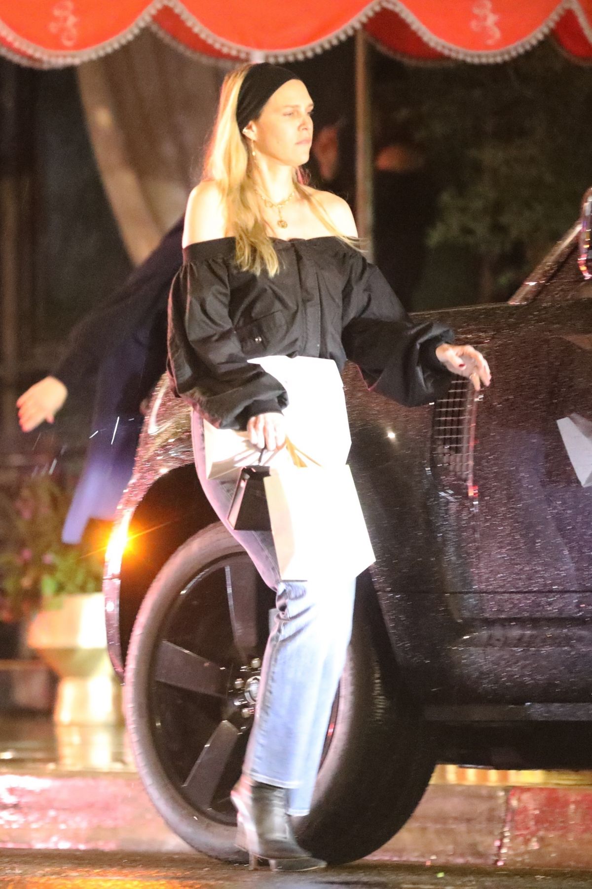 SARA FOSTER Celebrates Her 43rd Biirthday with Friends in West ...