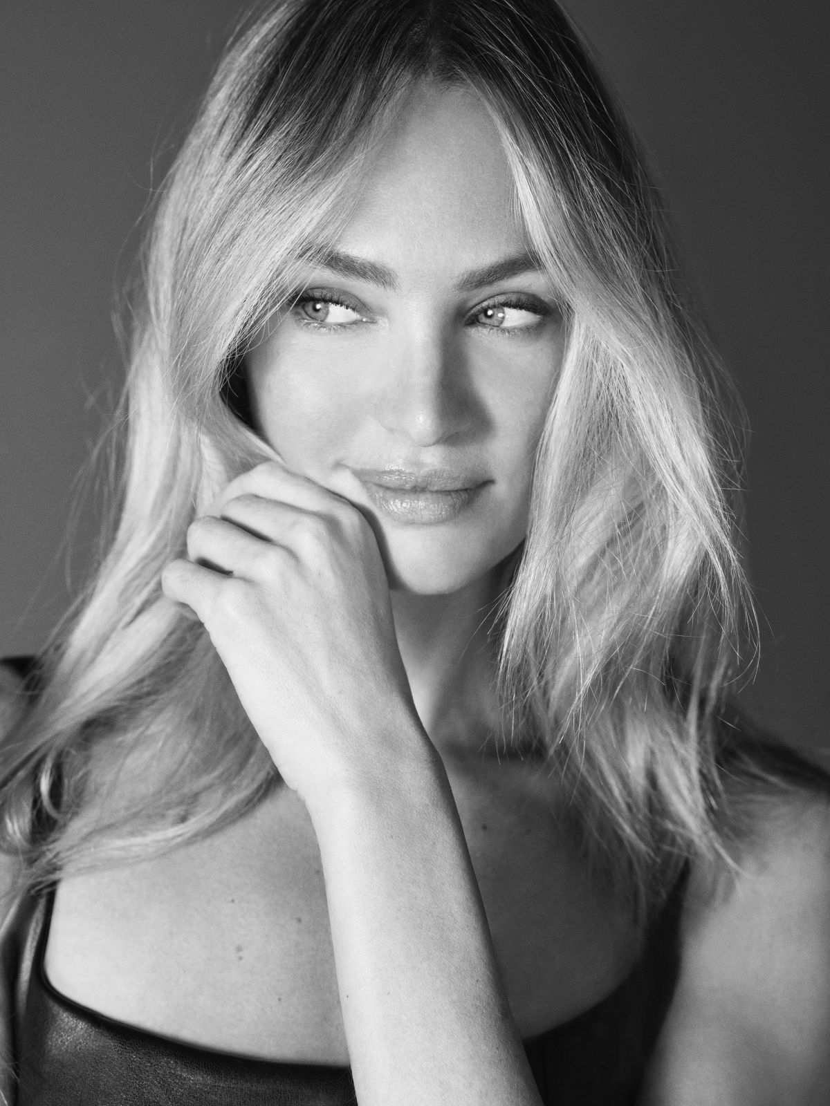 CANDICE SWANEPOEL For Victorias Secret Bombshell Fragrence 2024 CANDICE SWANEPOEL For Victorias Secret Bombshell Fragrence 2024