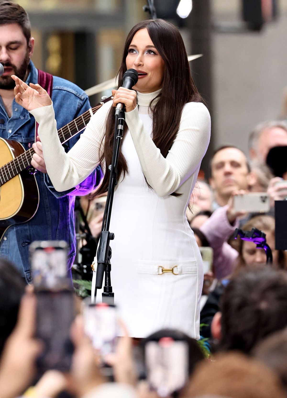 KACEY MUSGRAVES Performs at Today Show in New York 03/15/2024 – HawtCelebs