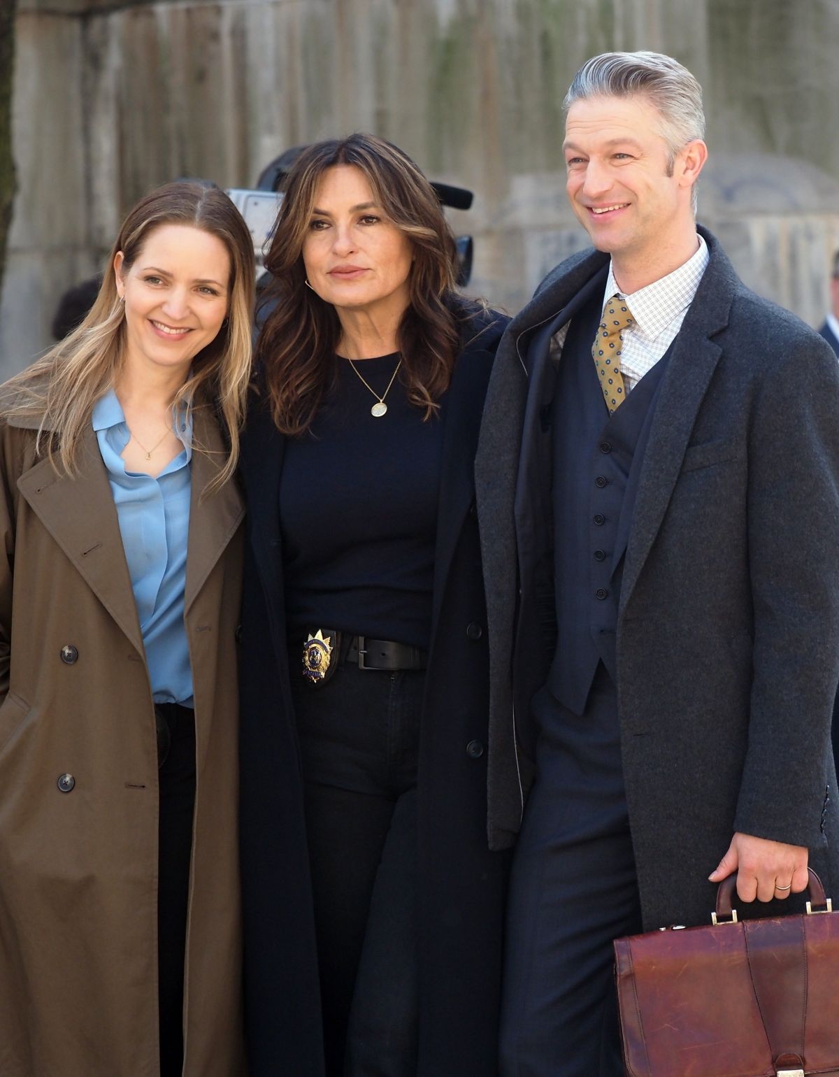MARISKA HARGITAY, AMBER SKYE NOYES and Peter Scanavino on the Set of ...