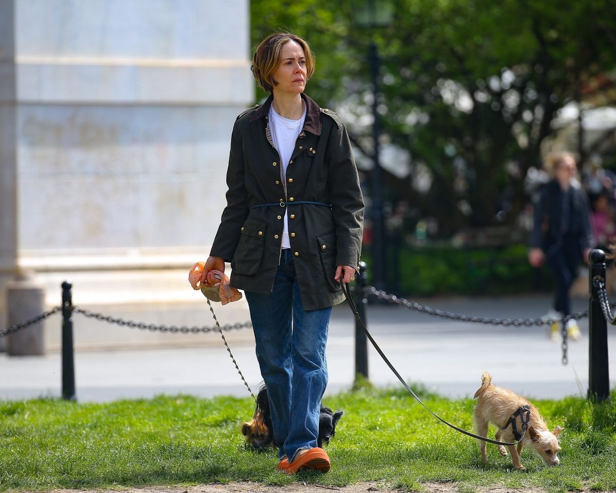 SARAH PAULSON Out with Her Dog in Central Park in New York 04/27/2024 ...