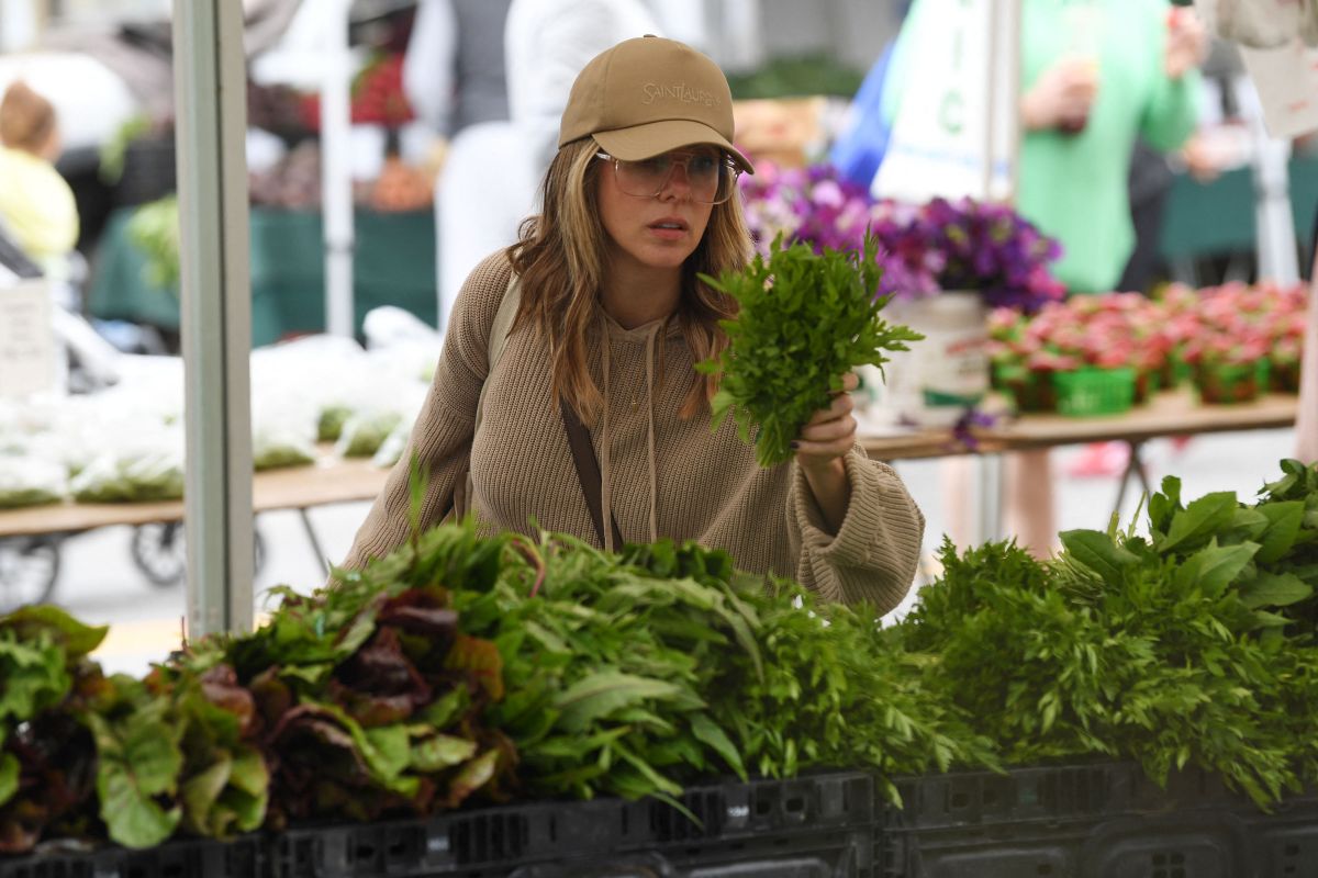 KELLY RIZZO at a Local Farmers Market and Marijuana Dispensary in Los ...