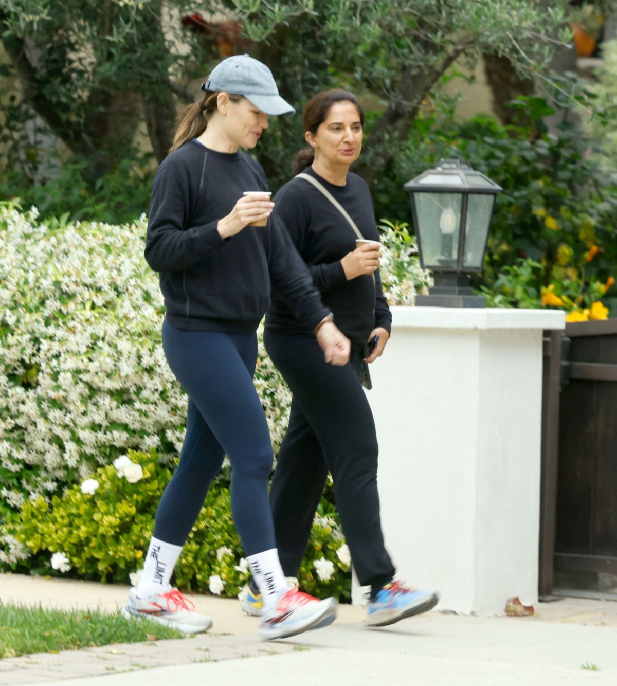 JENNIFER GARNER Out for a Morning Walk with a Friend in Los Angeles 06 ...