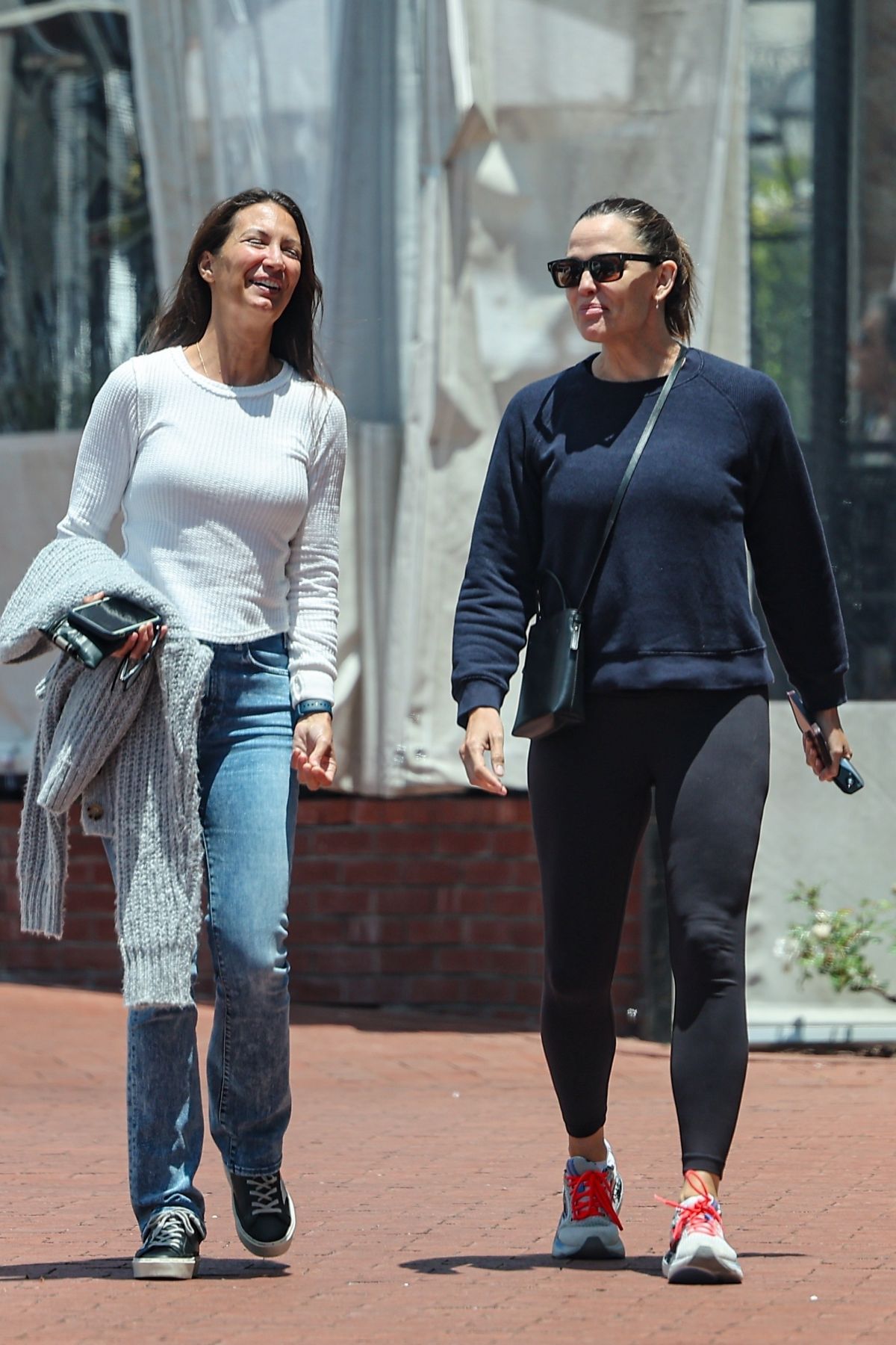 JENNIFER GARNER Out with a Friend in Pacific Palisades 06/10/2024 ...